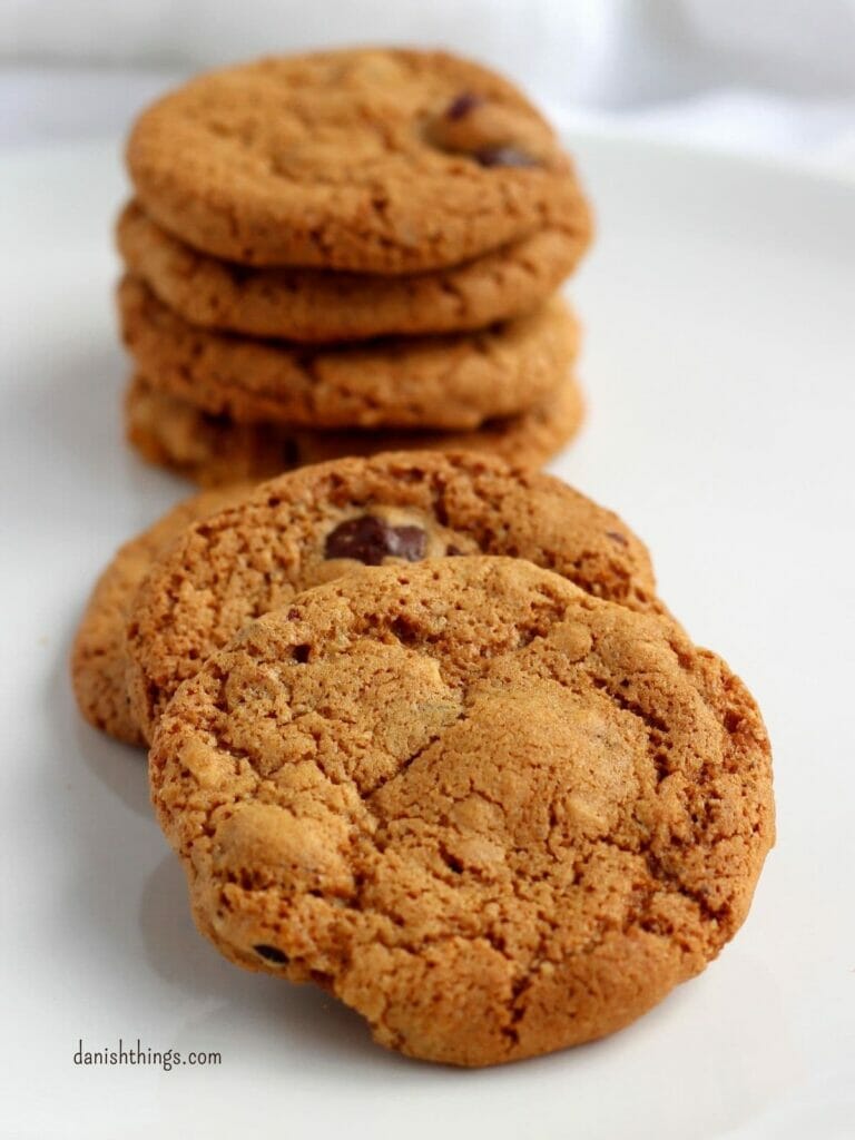 Lækre sprøde cookies med hasselnødder (æggeblomme opskrift) - Danish Things