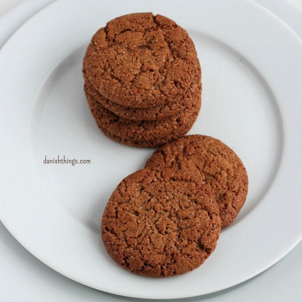Honningkagecookies - sprøde eller chewy - Danish Things